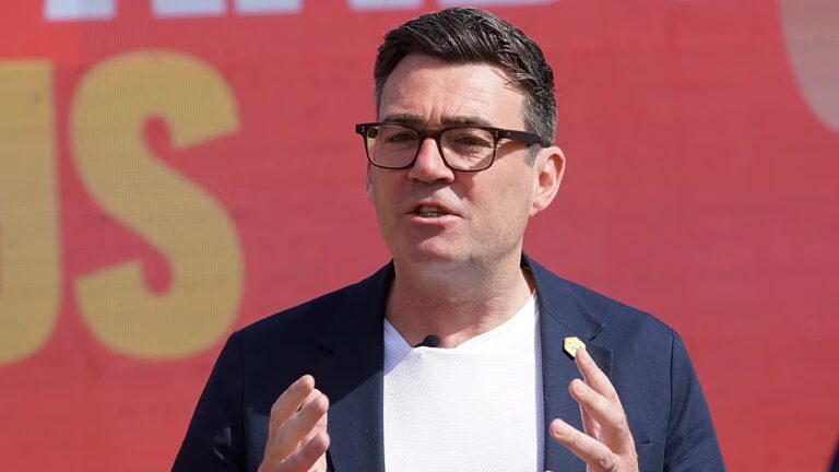 Wer ist Andy Burnham? Der Abgeordnete kehrt zurück, um Keir Starmer ...